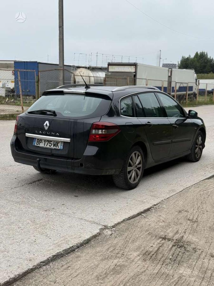 Melns Renault Laguna 2011 Viļņa, ar dzinēja tilpumu 1.46 L un nobraukumu 239 tūkst. km par 3800 €, foto 5 vietnē AUTOMOTO.COM.LV