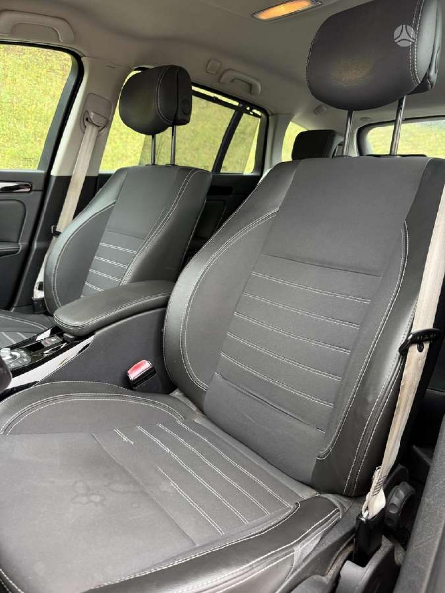 Melns Renault Laguna 2011 Viļņa, ar dzinēja tilpumu 1.46 L un nobraukumu 239 tūkst. km par 3800 €, foto 12 vietnē AUTOMOTO.COM.LV
