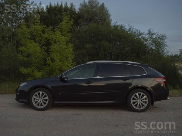 Black Renault Laguna 2011 in Riga, with an engine capacity of 2.00 L and mileage of 335 thousand km for 3700 €, photo 2 on AUTOMOTO.COM.LV
