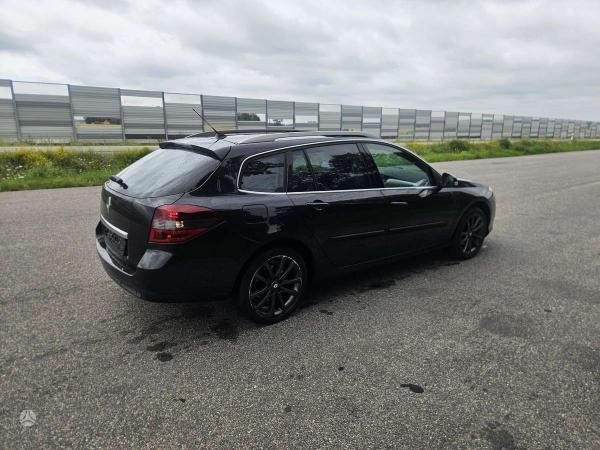 Renault Laguna 2011 Marijampole vietnē Melns Renault Laguna 2011 Marijampole, ar dzinēja tilpumu 1.46 L un nobraukumu 198 tūkst. km par 3400 €, foto 3 vietnē AUTOMOTO.COM.LV