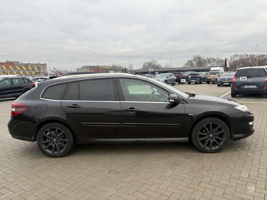 Black Renault Laguna 2012 in Taurage, with an engine capacity of 1.46 L and mileage of 285 thousand km for 4200 €, photo 2 on AUTOMOTO.COM.LV