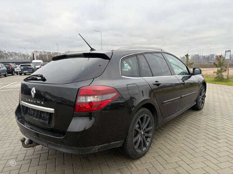 Black Renault Laguna 2012 in Taurage, with an engine capacity of 1.46 L and mileage of 285 thousand km for 4200 €, photo 3 on AUTOMOTO.COM.LV