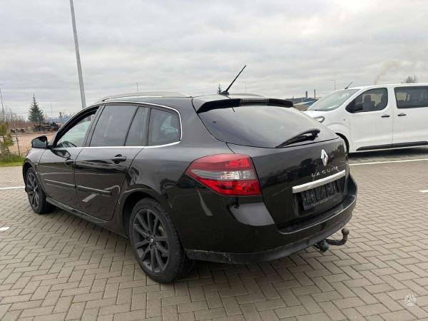Black Renault Laguna 2012 in Taurage, with an engine capacity of 1.46 L and mileage of 285 thousand km for 4200 €, photo 5 on AUTOMOTO.COM.LV