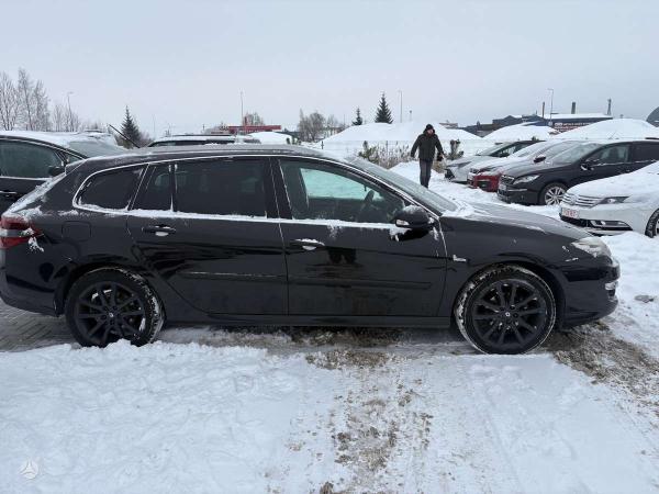 Black Renault Laguna 2012 in Taurage, with an engine capacity of 1.46 L and mileage of 270 thousand km for 4300 €, photo 9 on AUTOMOTO.COM.LV