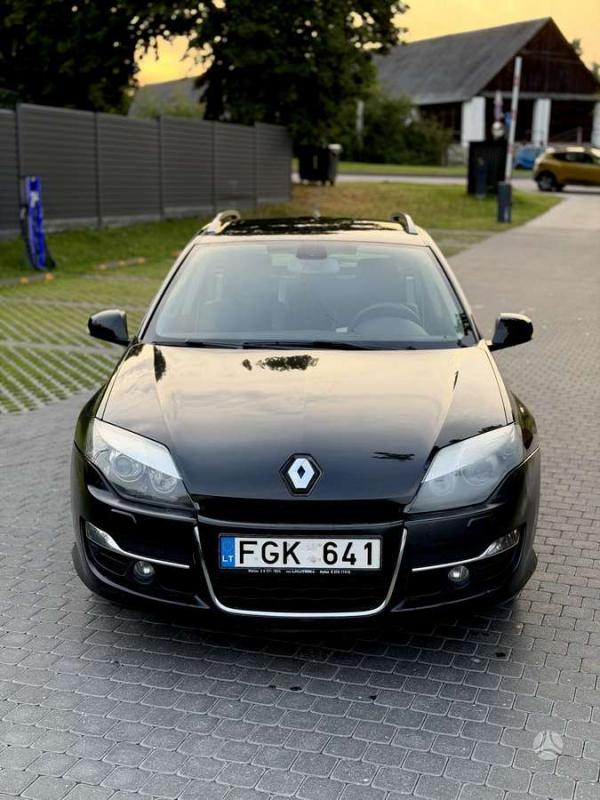 Melns Renault Laguna 2012 Viļņa, ar dzinēja tilpumu 2.00 L un nobraukumu 289 tūkst. km par 2800 €, foto 3 vietnē AUTOMOTO.COM.LV