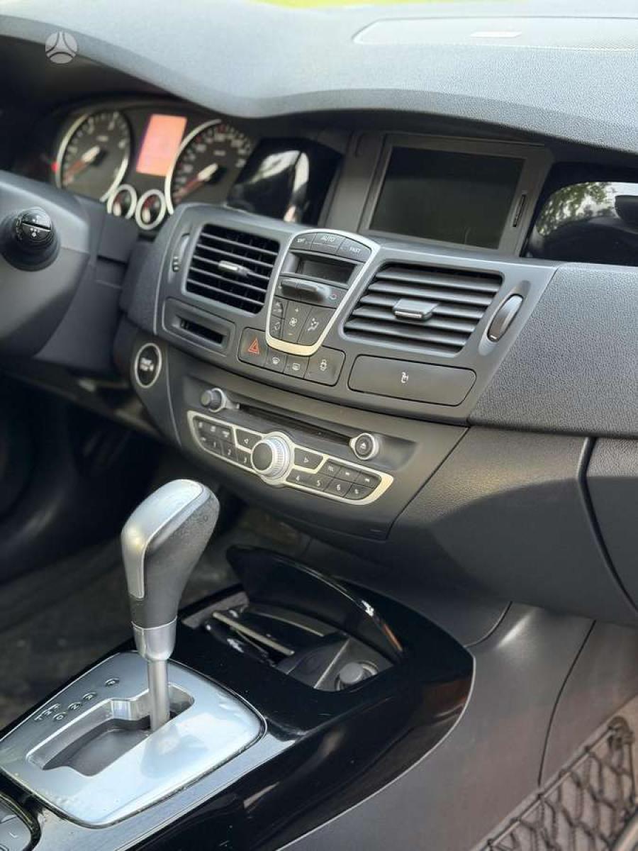 Black Renault Laguna 2012 in Vilnius, with an engine capacity of 2.00 L and mileage of 279 thousand km for 2500 €, photo 8 on AUTOMOTO.COM.LV