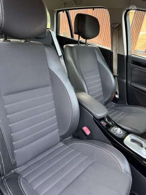Black Renault Laguna 2012 in Vilnius, with an engine capacity of 2.00 L and mileage of 279 thousand km for 2500 €, photo 9 on AUTOMOTO.COM.LV