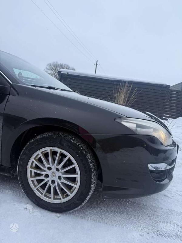 Melns Renault Laguna 2013 Viļņa, ar dzinēja tilpumu 1.46 L un nobraukumu 287 tūkst. km par 3900 €, foto 8 vietnē AUTOMOTO.COM.LV