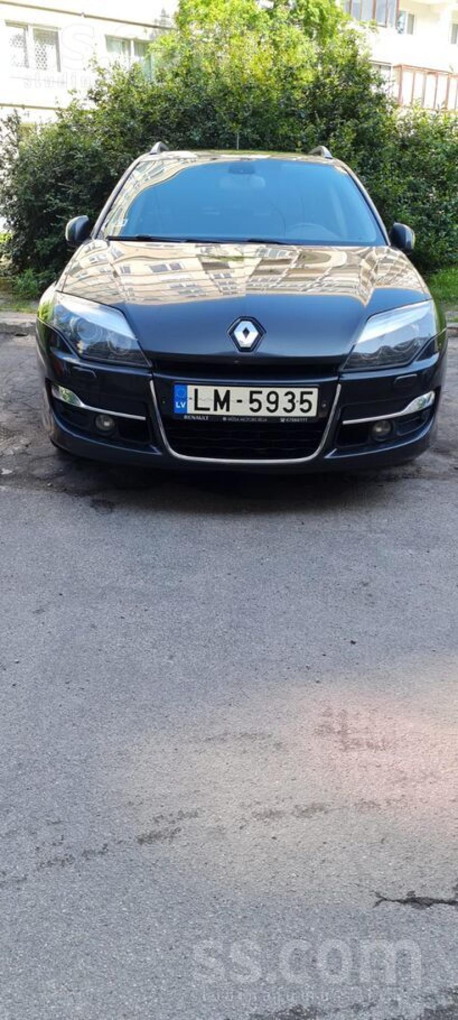 Black Renault Laguna 2015 in Riga, with an engine capacity of 2.00 L and mileage of 301 thousand km for 5000 €, photo 1 on AUTOMOTO.COM.LV