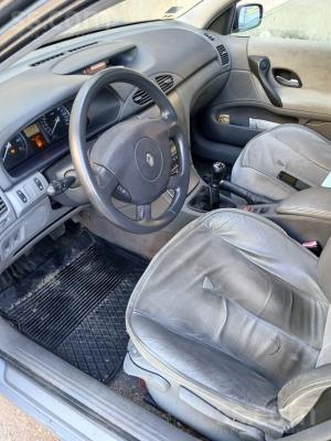 Zils Renault Laguna 2001 Rīga, ar dzinēja tilpumu 2.00 L un nobraukumu 260 tūkst. km par 290 €, foto 8 vietnē AUTOMOTO.COM.LV