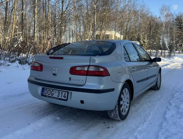 Zils Renault Laguna 2002 Viļņa, ar dzinēja tilpumu 1.60 L un nobraukumu 234 tūkst. km par 550 €, foto 3 vietnē AUTOMOTO.COM.LV