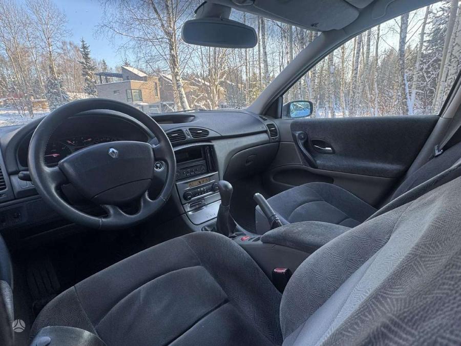 Zils Renault Laguna 2002 Viļņa, ar dzinēja tilpumu 1.60 L un nobraukumu 234 tūkst. km par 550 €, foto 5 vietnē AUTOMOTO.COM.LV