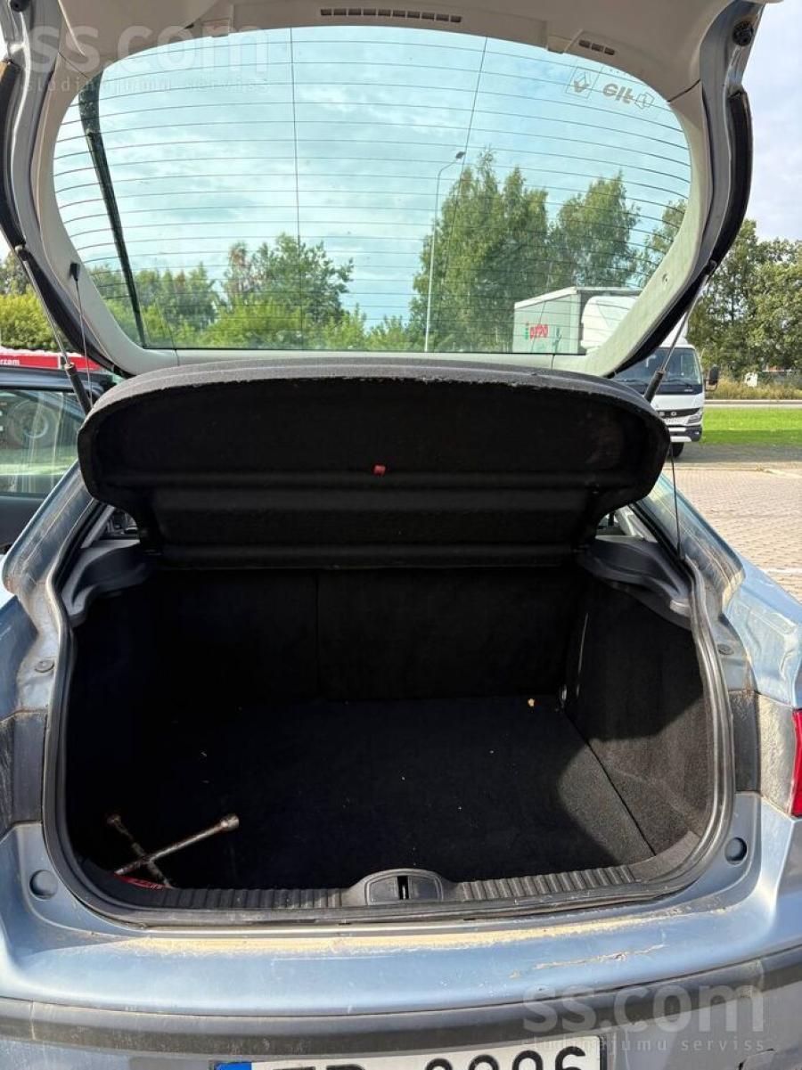Zils Renault Laguna 2005 Rīga, ar dzinēja tilpumu 2.00 L un nobraukumu 178 tūkst. km par 1000 €, foto 6 vietnē AUTOMOTO.COM.LV