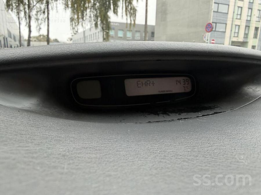 Zils Renault Laguna 2005 Rīga, ar dzinēja tilpumu 1.90 L un nobraukumu 385 tūkst. km par 1000 €, foto 21 vietnē AUTOMOTO.COM.LV