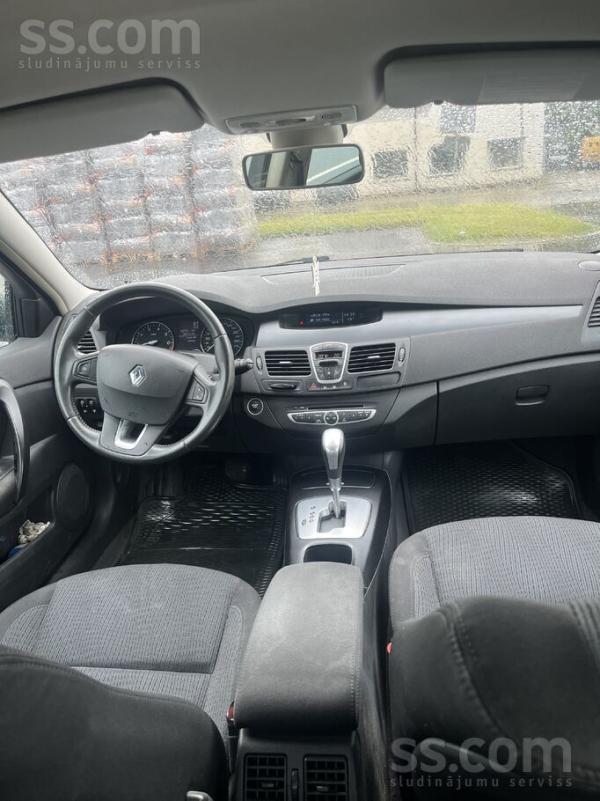 Blue Renault Laguna 2009 in Riga, with an engine capacity of 2.00 L and mileage of 187 thousand km for 3200 €, photo 8 on AUTOMOTO.COM.LV