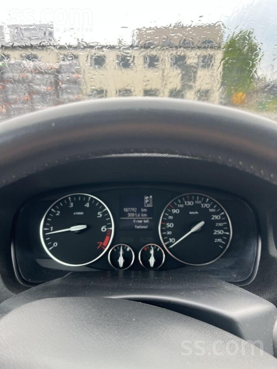 Zils Renault Laguna 2009 Rīga, ar dzinēja tilpumu 2.00 L un nobraukumu 187 tūkst. km par 3200 €, foto 11 vietnē AUTOMOTO.COM.LV
