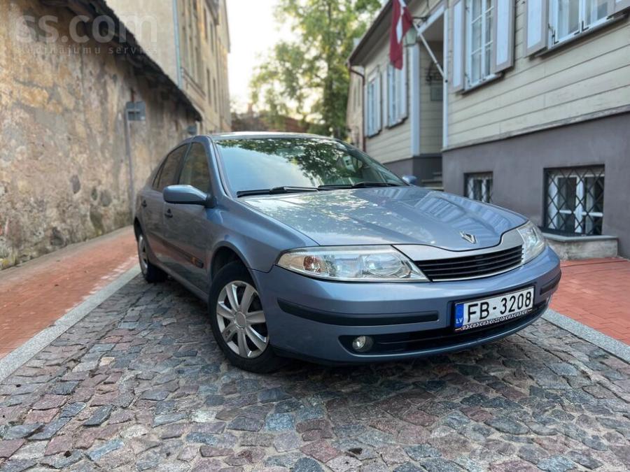 Blue Renault Laguna 2004 in Cesis, with an engine capacity of 1.60 L and mileage of 206 thousand km for 1490 €, photo 1 on AUTOMOTO.COM.LV