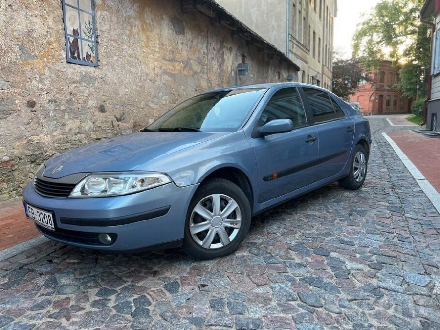 Blue Renault Laguna 2004 in Cesis, with an engine capacity of 1.60 L and mileage of 206 thousand km for 1490 €, photo 7 on AUTOMOTO.COM.LV