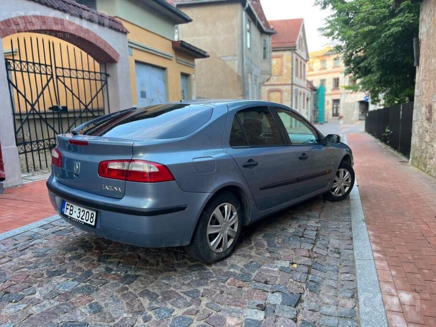 Blue Renault Laguna 2004 in Cesis, with an engine capacity of 1.60 L and mileage of 206 thousand km for 1490 €, photo 9 on AUTOMOTO.COM.LV