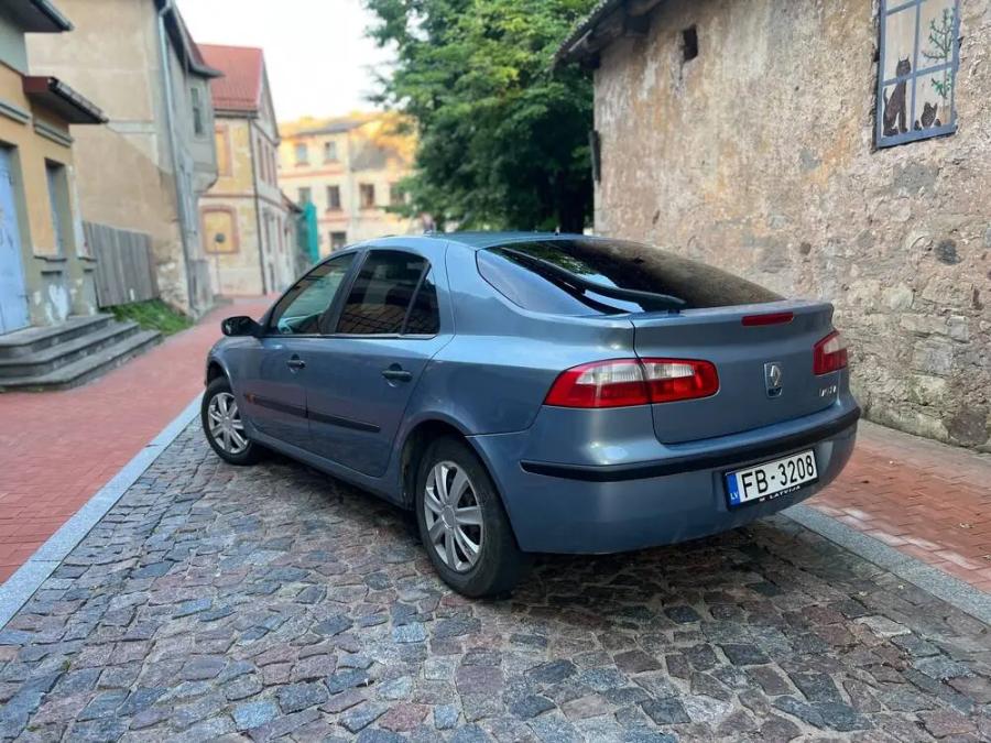 Zils Renault Laguna 2004 Cēsis, ar dzinēja tilpumu 1.60 L un nobraukumu 206 tūkst. km par 1490 €, foto 5 vietnē AUTOMOTO.COM.LV
