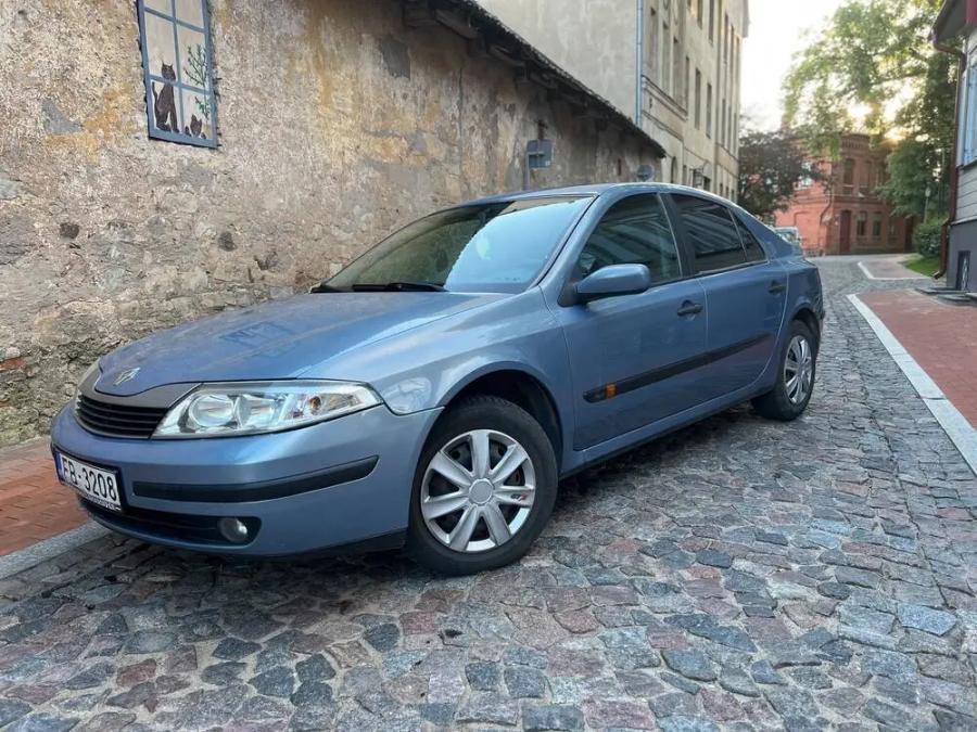 Zils Renault Laguna 2004 Cēsis, ar dzinēja tilpumu 1.60 L un nobraukumu 206 tūkst. km par 1490 €, foto 7 vietnē AUTOMOTO.COM.LV