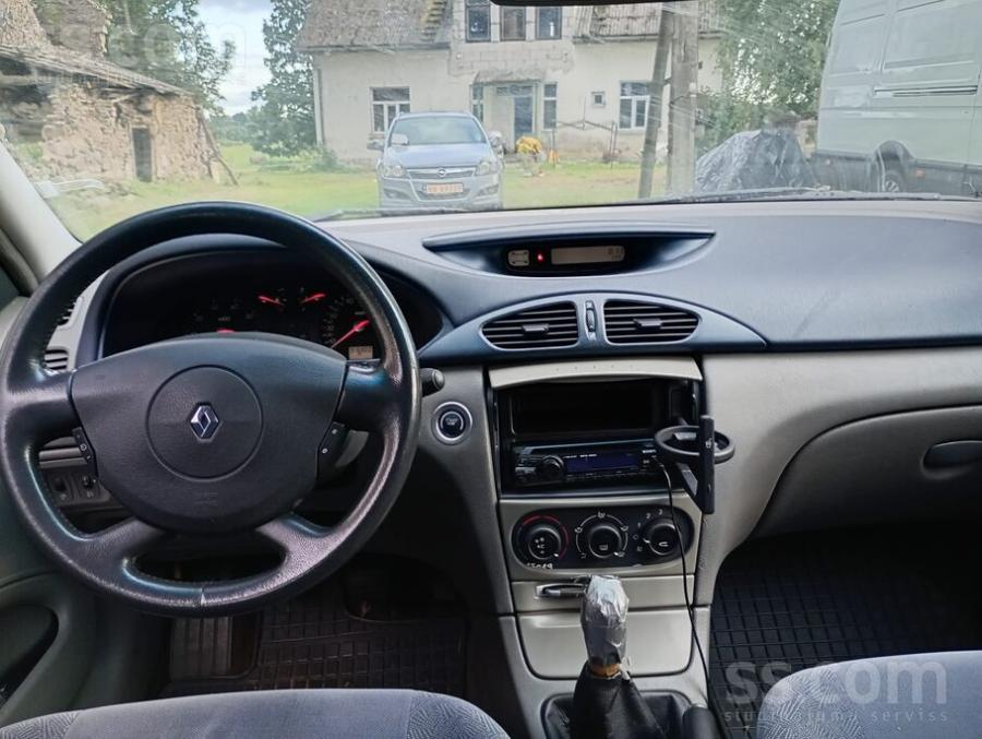 Blue Renault Laguna 2002 in Tukums, with an engine capacity of 1.80 L and mileage of 300 thousand km for 200 €, photo 8 on AUTOMOTO.COM.LV