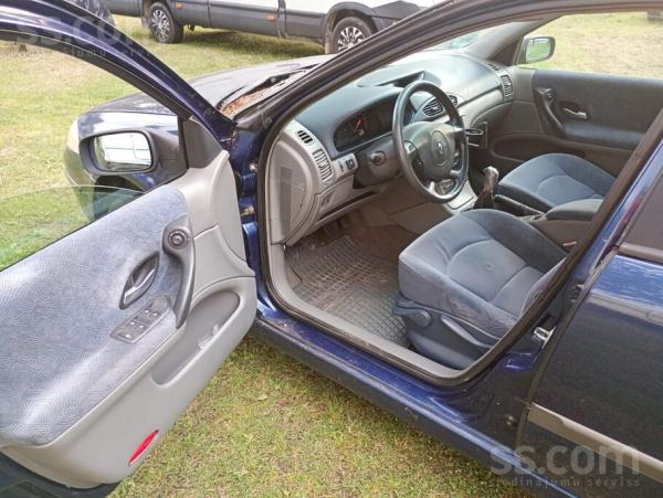 Blue Renault Laguna 2002 in Tukums, with an engine capacity of 1.80 L and mileage of 300 thousand km for 200 €, photo 10 on AUTOMOTO.COM.LV