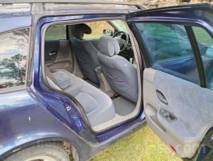 Blue Renault Laguna 2002 in Tukums, with an engine capacity of 1.80 L and mileage of 300 thousand km for 200 €, photo 14 on AUTOMOTO.COM.LV