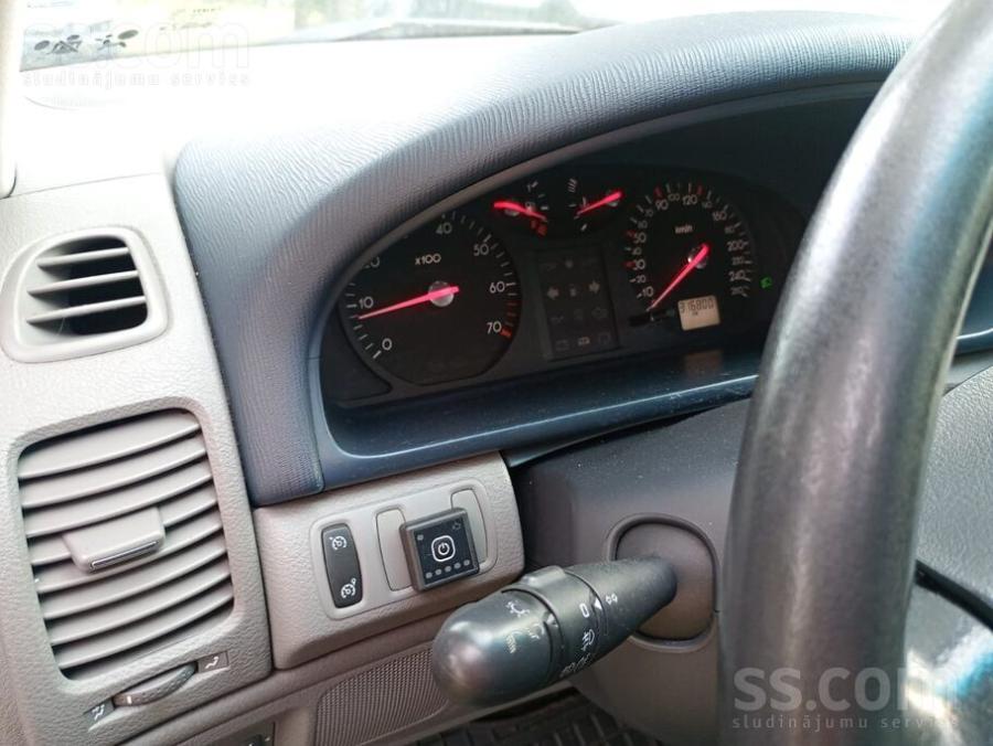 Blue Renault Laguna 2002 in Tukums, with an engine capacity of 1.80 L and mileage of 300 thousand km for 200 €, photo 18 on AUTOMOTO.COM.LV