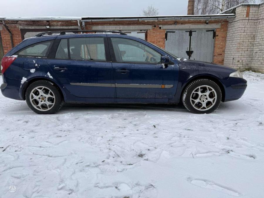 Blue Renault Laguna 2003 in Druskininkai, with an engine capacity of 1.87 L and mileage of 269 thousand km for 990 €, photo 7 on AUTOMOTO.COM.LV