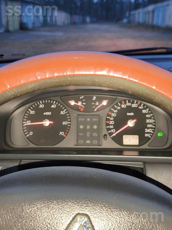 Zils Renault Laguna 2003 Daugavpils, ar dzinēja tilpumu 1.60 L un nobraukumu 344 tūkst. km par 1150 €, foto 6 vietnē AUTOMOTO.COM.LV