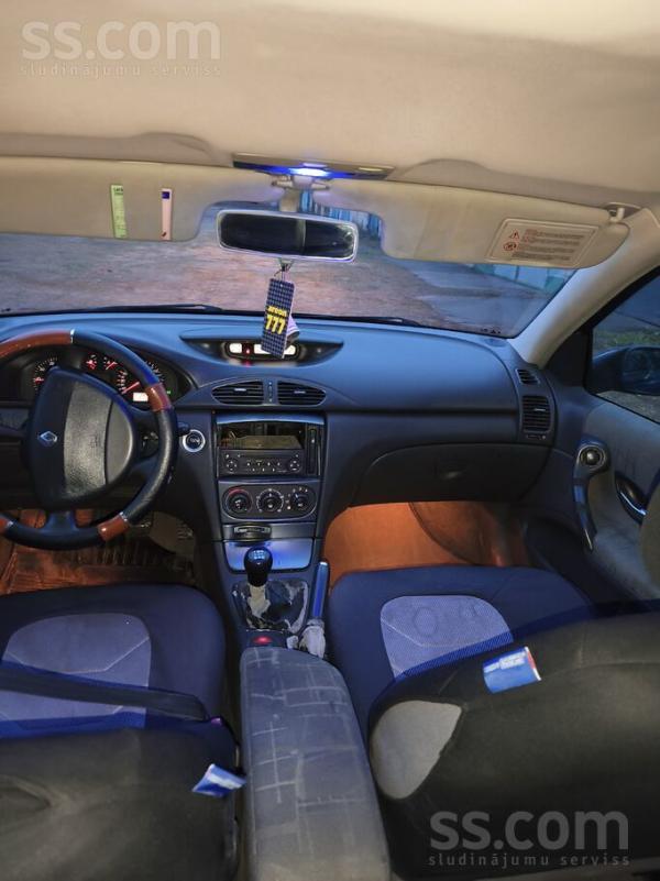 Zils Renault Laguna 2003 Daugavpils, ar dzinēja tilpumu 1.60 L un nobraukumu 344 tūkst. km par 1150 €, foto 5 vietnē AUTOMOTO.COM.LV