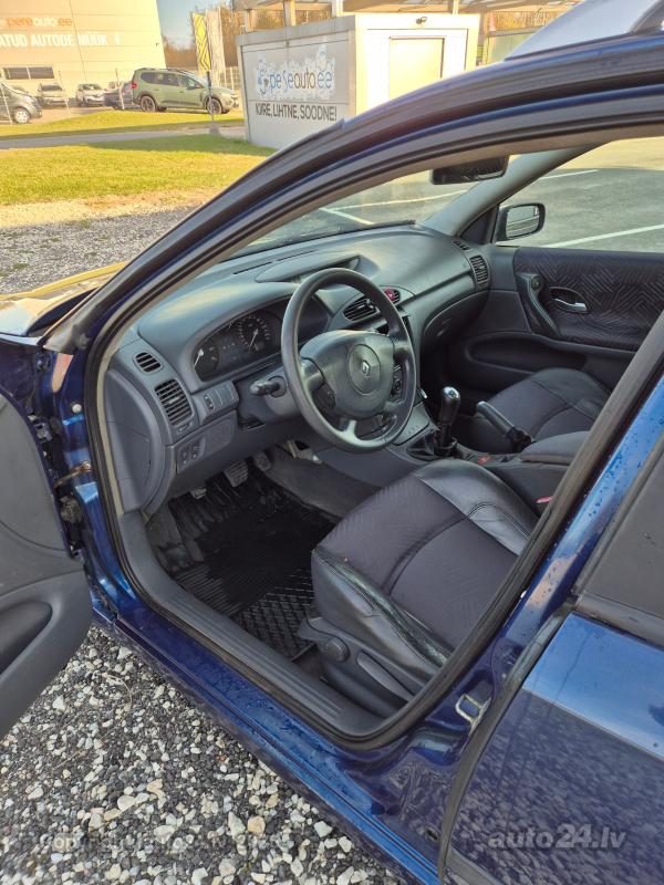 Blue Renault Laguna 2004 in Parnu, with an engine capacity of 1.80 L and mileage of 344 thousand km for 1100 €, photo 3 on AUTOMOTO.COM.LV