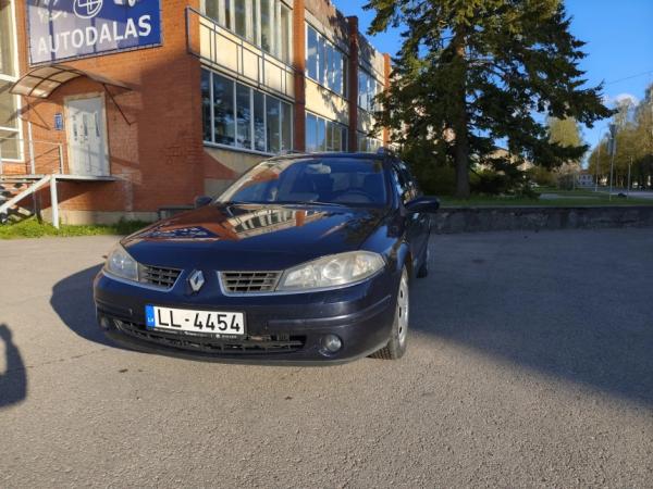 Zils Renault Laguna 2005 Rīga, ar dzinēja tilpumu 2.20 L un nobraukumu 323 tūkst. km par 1750 €, foto 1 vietnē AUTOMOTO.COM.LV