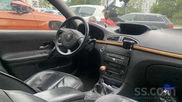 Blue Renault Laguna 2005 in Riga, with an engine capacity of 2.20 L and mileage of 278 thousand km for 450 €, photo 3 on AUTOMOTO.COM.LV