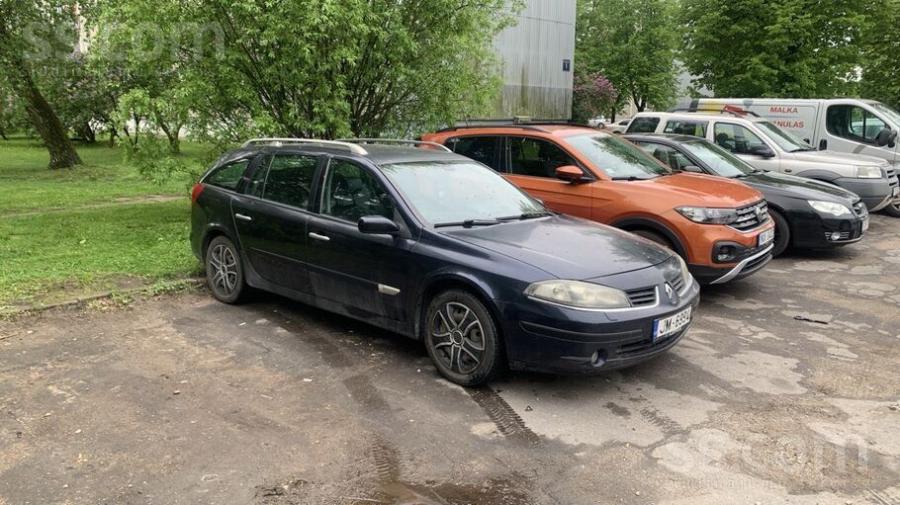 Blue Renault Laguna 2005 in Riga, with an engine capacity of 2.20 L and mileage of 278 thousand km for 450 €, photo 10 on AUTOMOTO.COM.LV