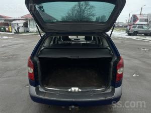 Blue Renault Laguna 2006 in Riga, with an engine capacity of 1.90 L and mileage of 295 thousand km for 1350 €, photo 15 on AUTOMOTO.COM.LV