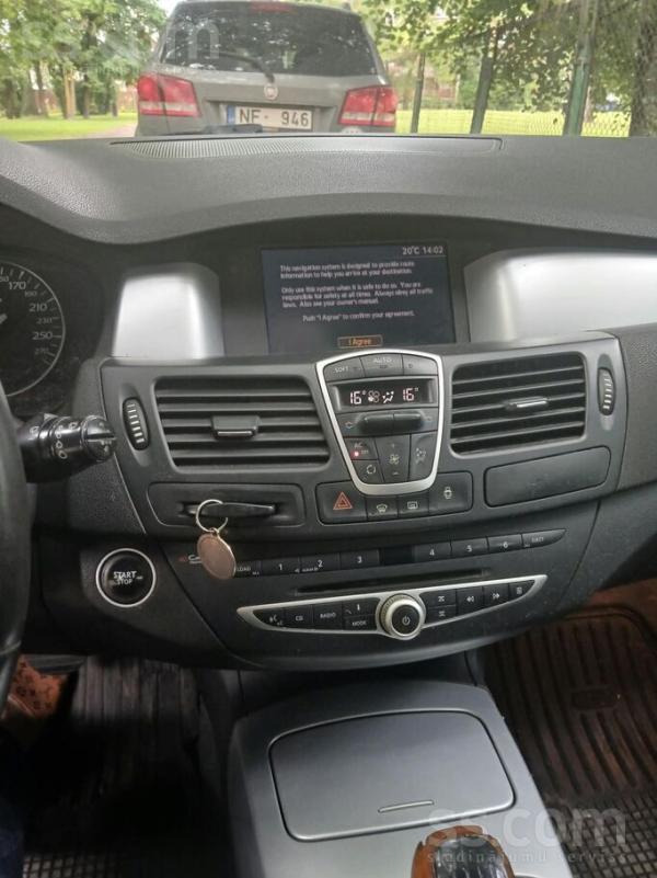 Brown Renault Laguna 2007 in Jelgava, with an engine capacity of 2.00 L and mileage of 350 thousand km for 690 €, photo 5 on AUTOMOTO.COM.LV