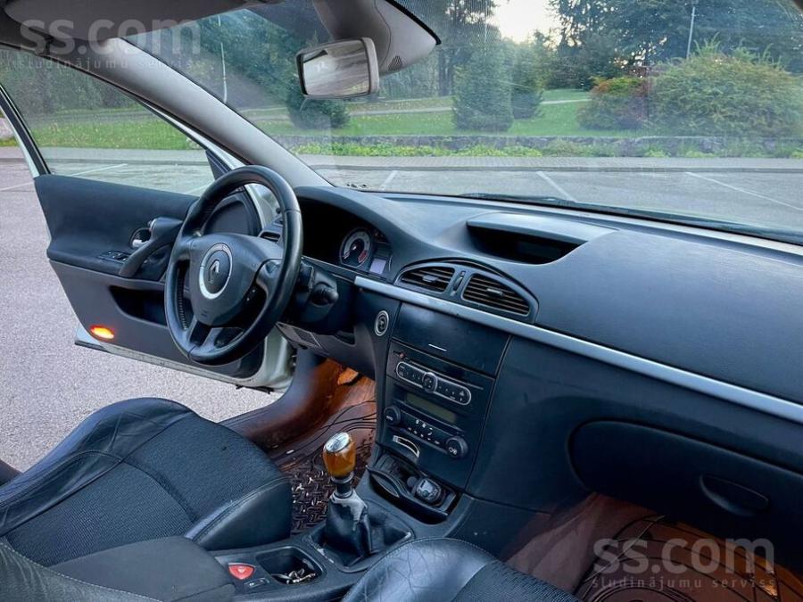 Zaļš Renault Laguna 2006 Ogre, ar dzinēja tilpumu 1.90 L un nobraukumu 318 tūkst. km par 1600 €, foto 7 vietnē AUTOMOTO.COM.LV