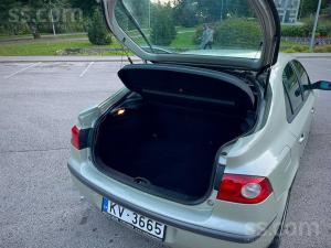 Zaļš Renault Laguna 2006 Ogre, ar dzinēja tilpumu 1.90 L un nobraukumu 318 tūkst. km par 1600 €, foto 9 vietnē AUTOMOTO.COM.LV