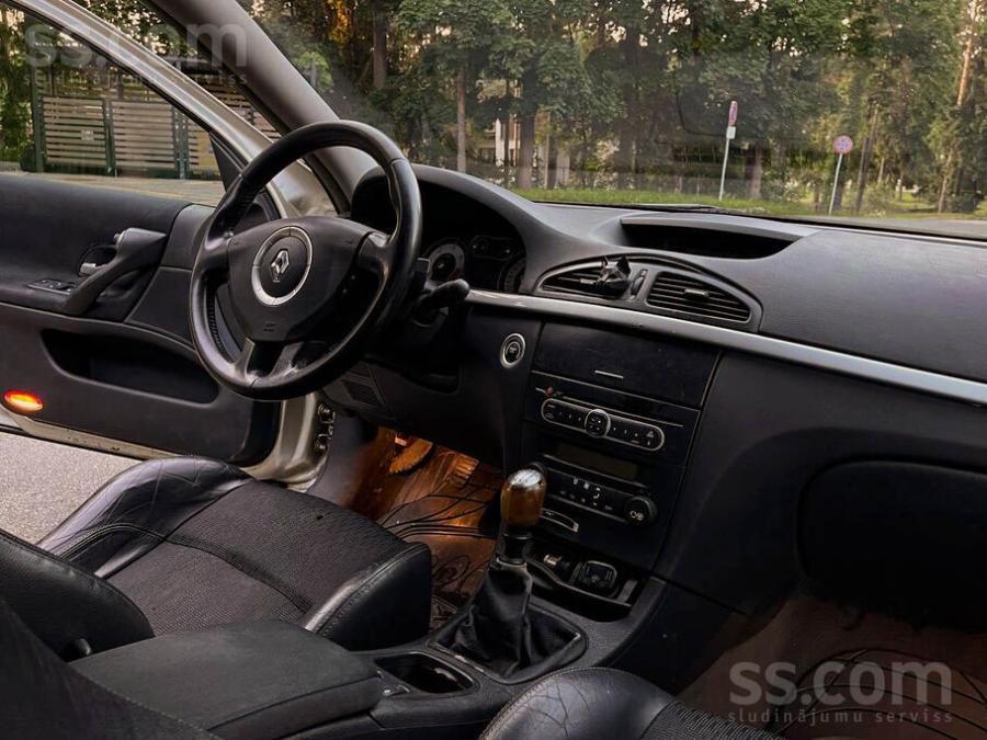 Green Renault Laguna 2006 in Ogre, with an engine capacity of 1.90 L and mileage of 315 thousand km for 1350 €, photo 6 on AUTOMOTO.COM.LV