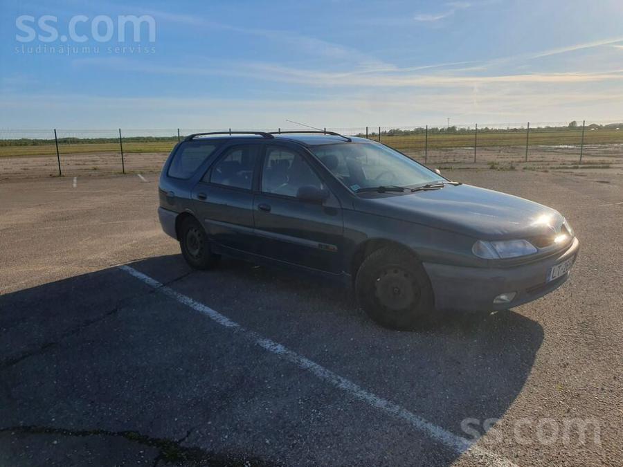 Zaļš Renault Laguna 1997 Liepāja, ar dzinēja tilpumu 1.80 L un nobraukumu 213 tūkst. km par 2900 €, foto 1 vietnē AUTOMOTO.COM.LV