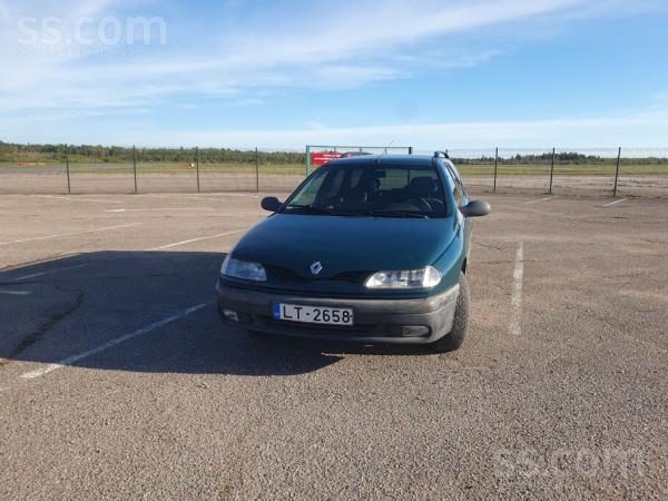 Green Renault Laguna 1997 in Liepaja, with an engine capacity of 1.80 L and mileage of 213 thousand km for 2900 €, photo 2 on AUTOMOTO.COM.LV