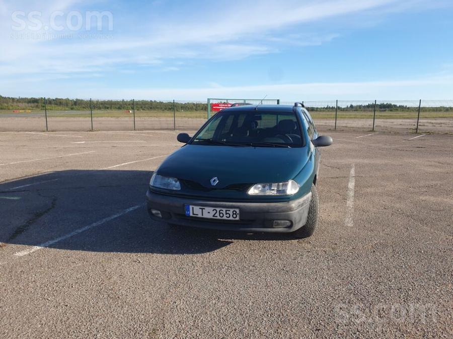 Zaļš Renault Laguna 1997 Liepāja, ar dzinēja tilpumu 1.80 L un nobraukumu 213 tūkst. km par 2900 €, foto 2 vietnē AUTOMOTO.COM.LV