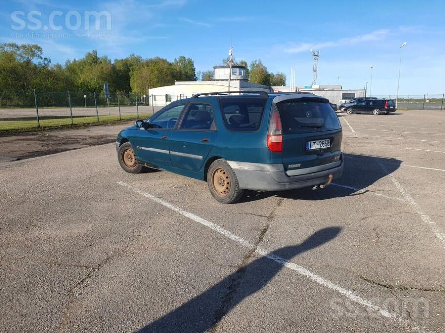 Zaļš Renault Laguna 1997 Liepāja, ar dzinēja tilpumu 1.80 L un nobraukumu 213 tūkst. km par 2900 €, foto 4 vietnē AUTOMOTO.COM.LV