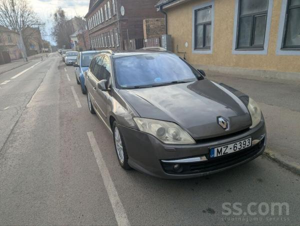 Green Renault Laguna 2008 in Riga, with an engine capacity of 2.00 L and mileage of 308 thousand km for 2600 €, photo 2 on AUTOMOTO.COM.LV