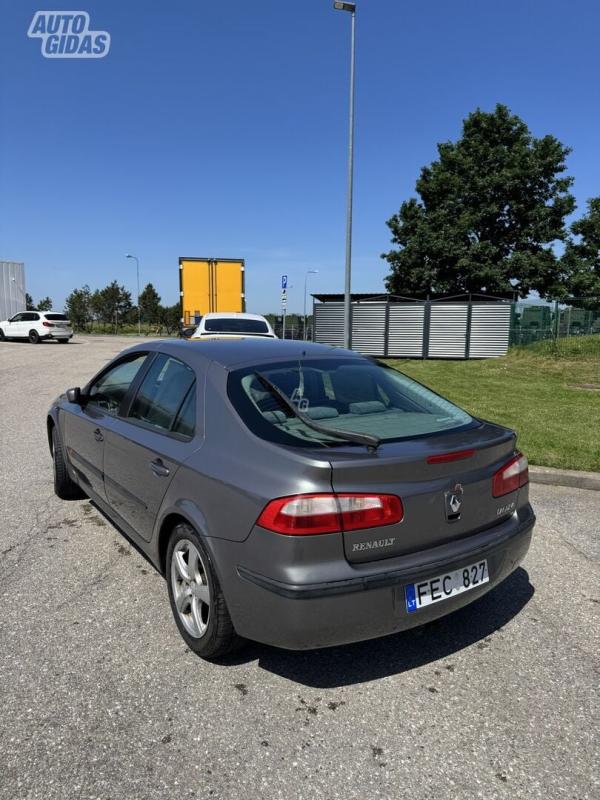 Pelēks Renault Laguna 2001 Klaipėda, ar dzinēja tilpumu 1.80 L un nobraukumu 252 tūkst. km par 600 €, foto 3 vietnē AUTOMOTO.COM.LV