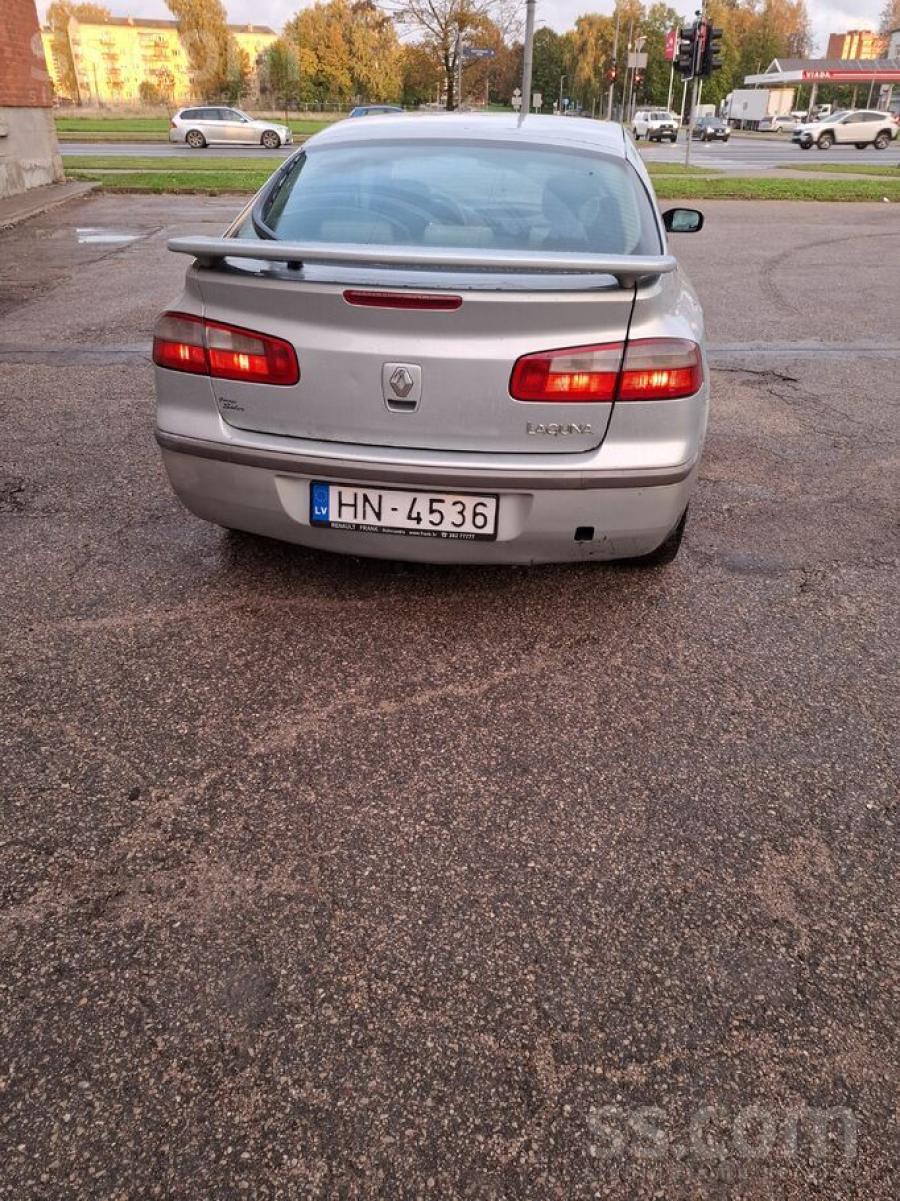 Pelēks Renault Laguna 2002 Rēzekne, ar dzinēja tilpumu 2.20 L un nobraukumu 302 tūkst. km par 1050 €, foto 4 vietnē AUTOMOTO.COM.LV