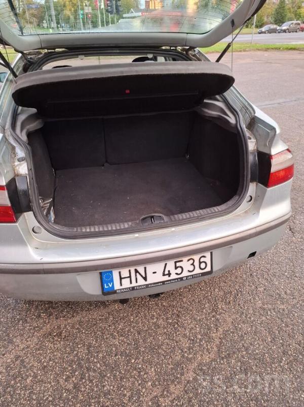 Pelēks Renault Laguna 2002 Rēzekne, ar dzinēja tilpumu 2.20 L un nobraukumu 302 tūkst. km par 1050 €, foto 7 vietnē AUTOMOTO.COM.LV