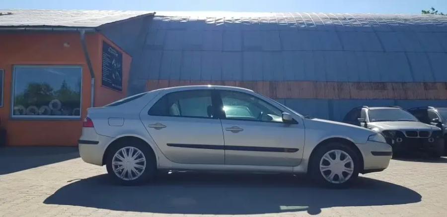 Grey Renault Laguna 2003 in Valmiera, with an engine capacity of 1.90 L and mileage of 297 thousand km for 1300 €, photo 3 on AUTOMOTO.COM.LV